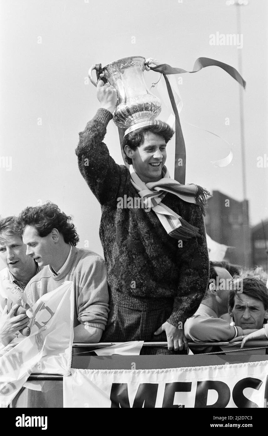 Liverpool FC, Homecoming Victory Parade after winning the FA Cup, and ...