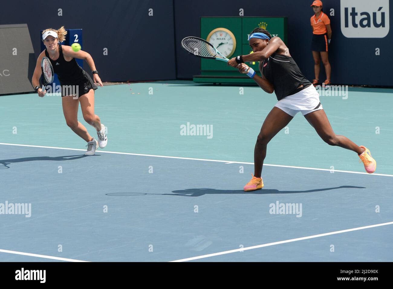 Coco Gauff & Caty McNally (USA) defeated Alize Cornet & Jil Teichmann ...