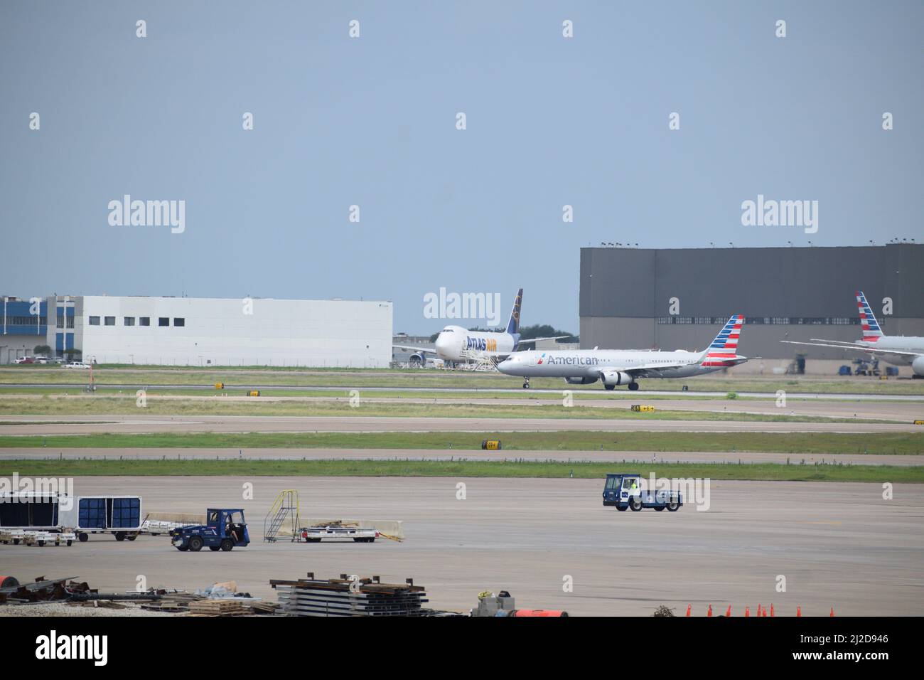 Dallas-Ft. Worth Airport: American Airlines jet after landing at DFW ...