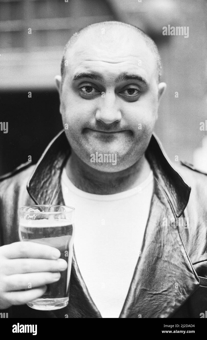 Alexei sayle the young ones hi-res stock photography and images - Alamy