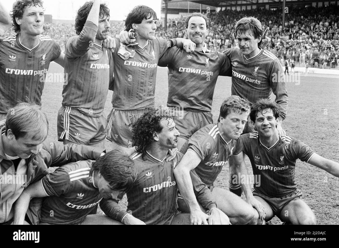 Chelsea celebrating Black and White Stock Photos & Images - Alamy