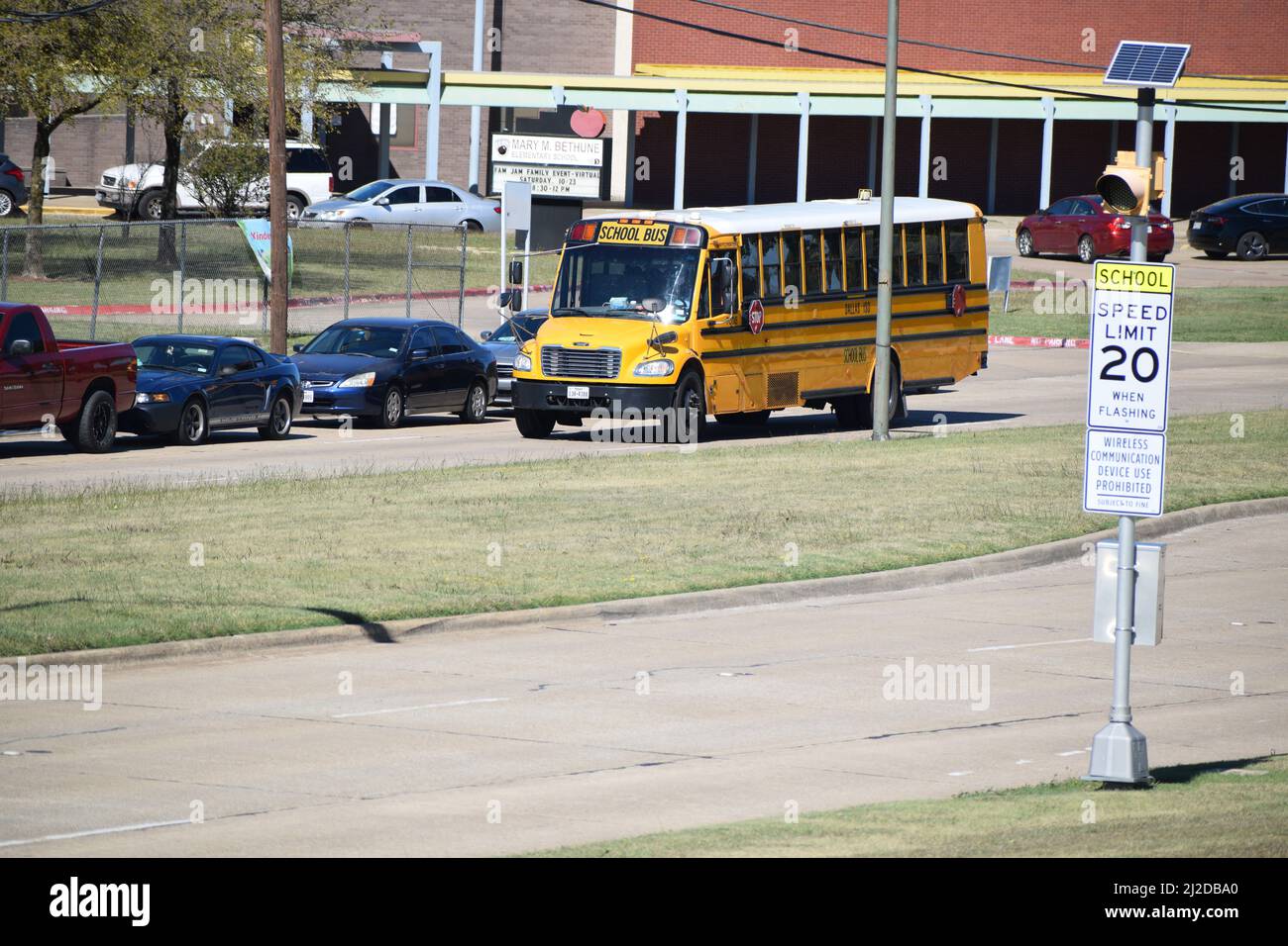 Dallas texas school bus hi-res stock photography and images - Alamy