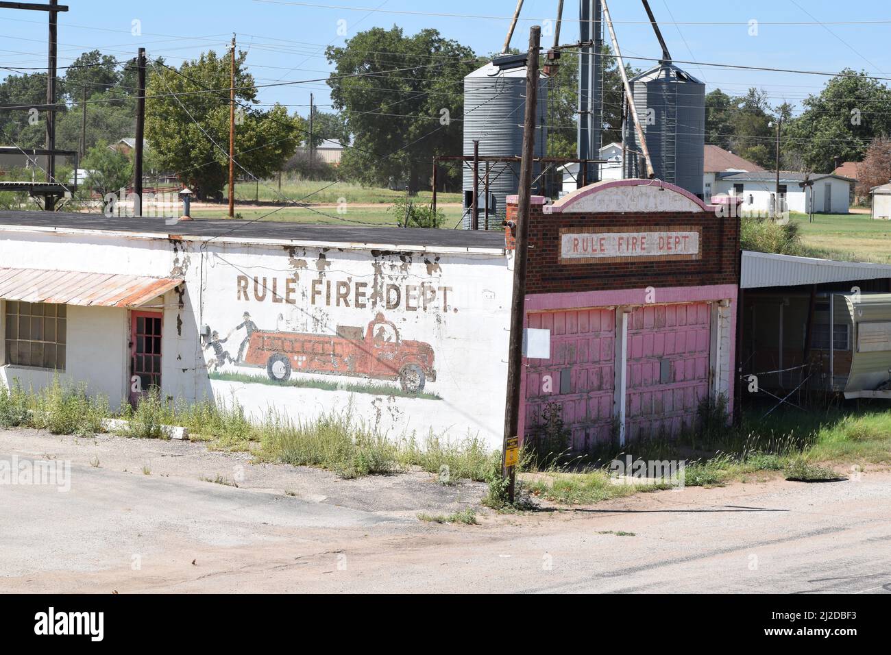 Abandoned fire department building in Rule Texas - August 2021 Stock ...
