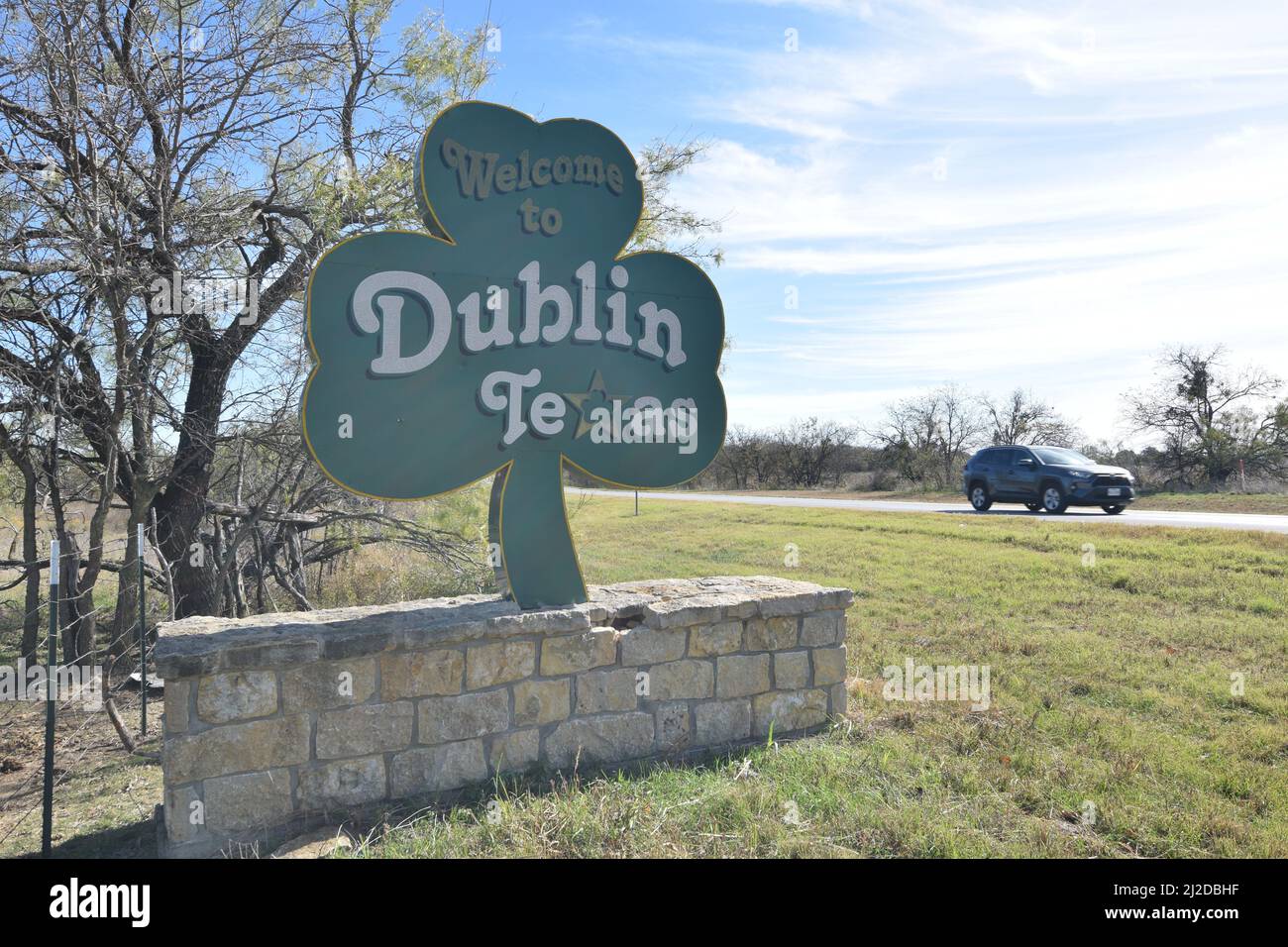 Welcome to Dublin sign in Dublin Texas - November 2021 Stock Photo - Alamy