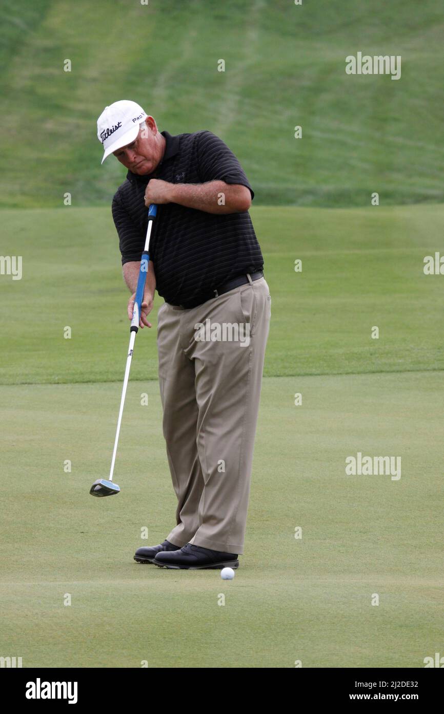 South korea peter senior of australia hi-res stock photography and ...