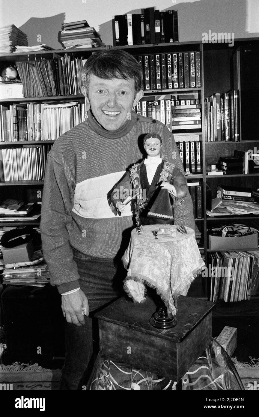 Paul daniels 1980s hi-res stock photography and images - Alamy