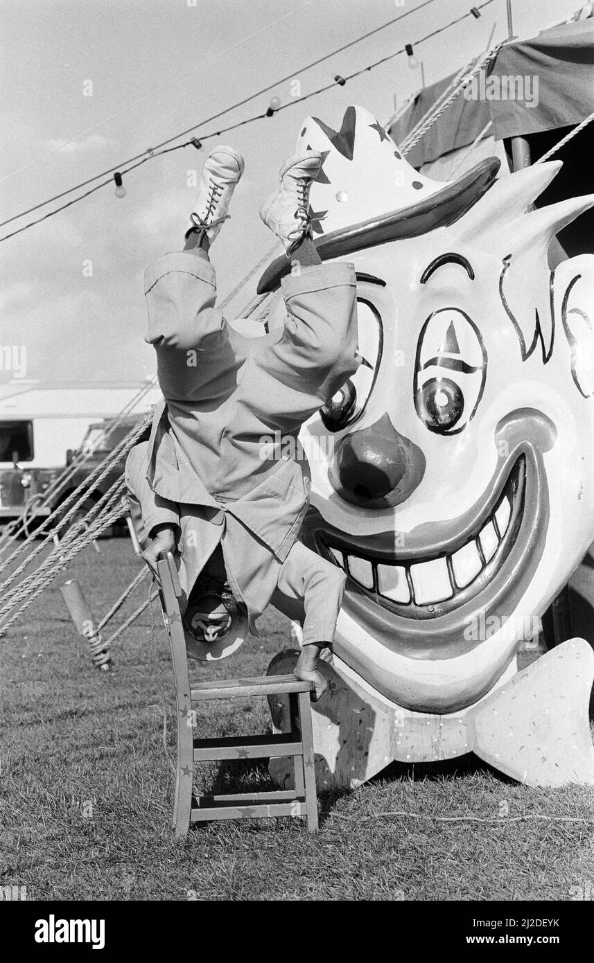 Paulos Circus, Calcot, Berkshire, October 1985 Stock Photo - Alamy