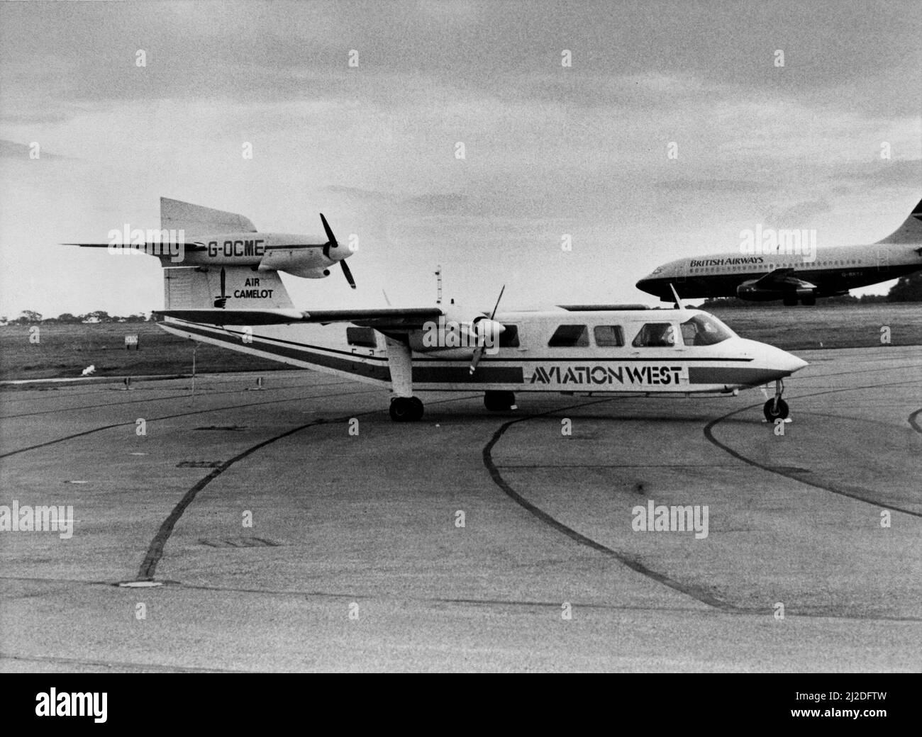 Pilot landing night Black and White Stock Photos & Images - Alamy