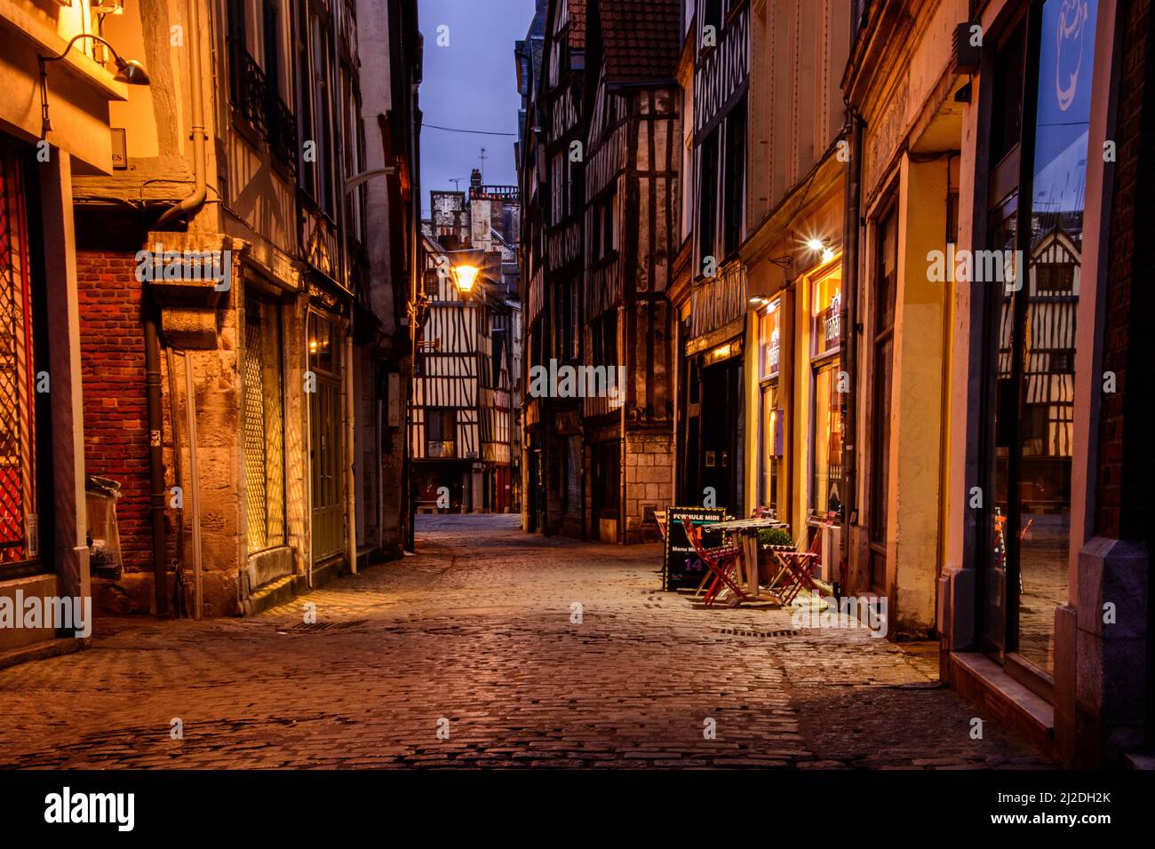 French romantic town hi-res stock photography and images - Alamy