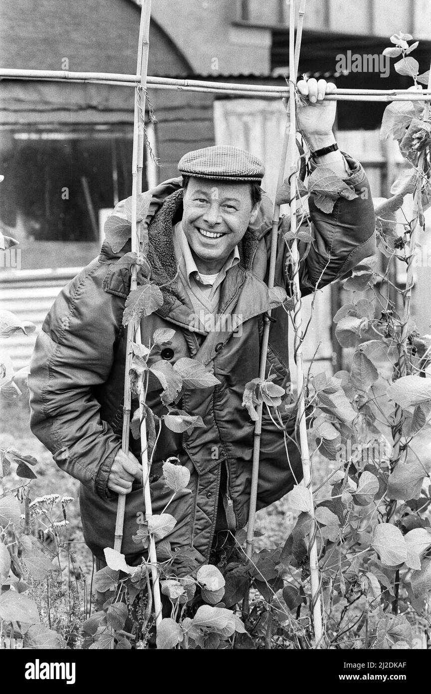 Actor Bill Treacher (Arthur Fowler) on the EastEnders set at Elstree ...