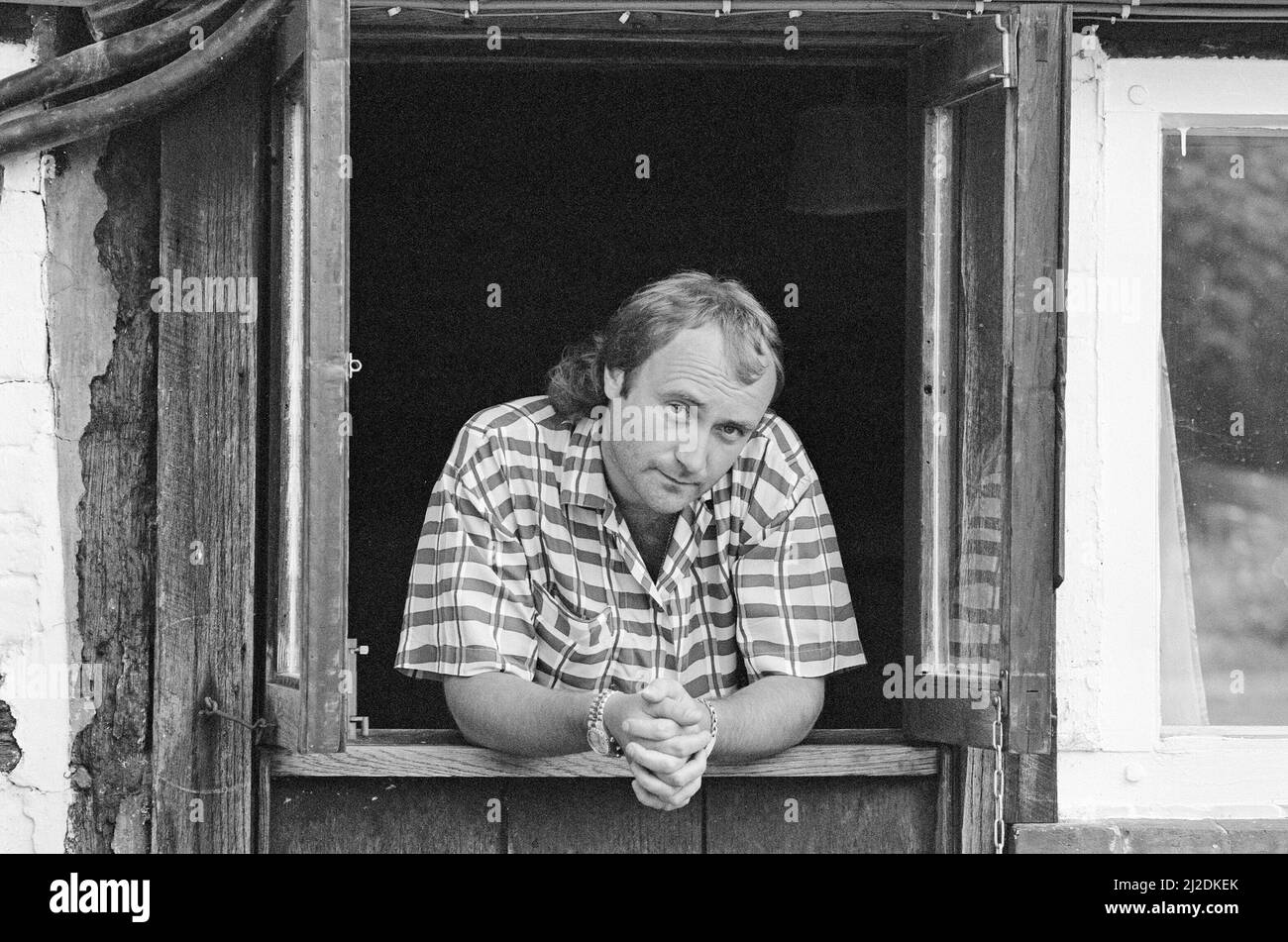 Phil Collins at his studio in Surrey. 28th July 1985 Stock Photo - Alamy