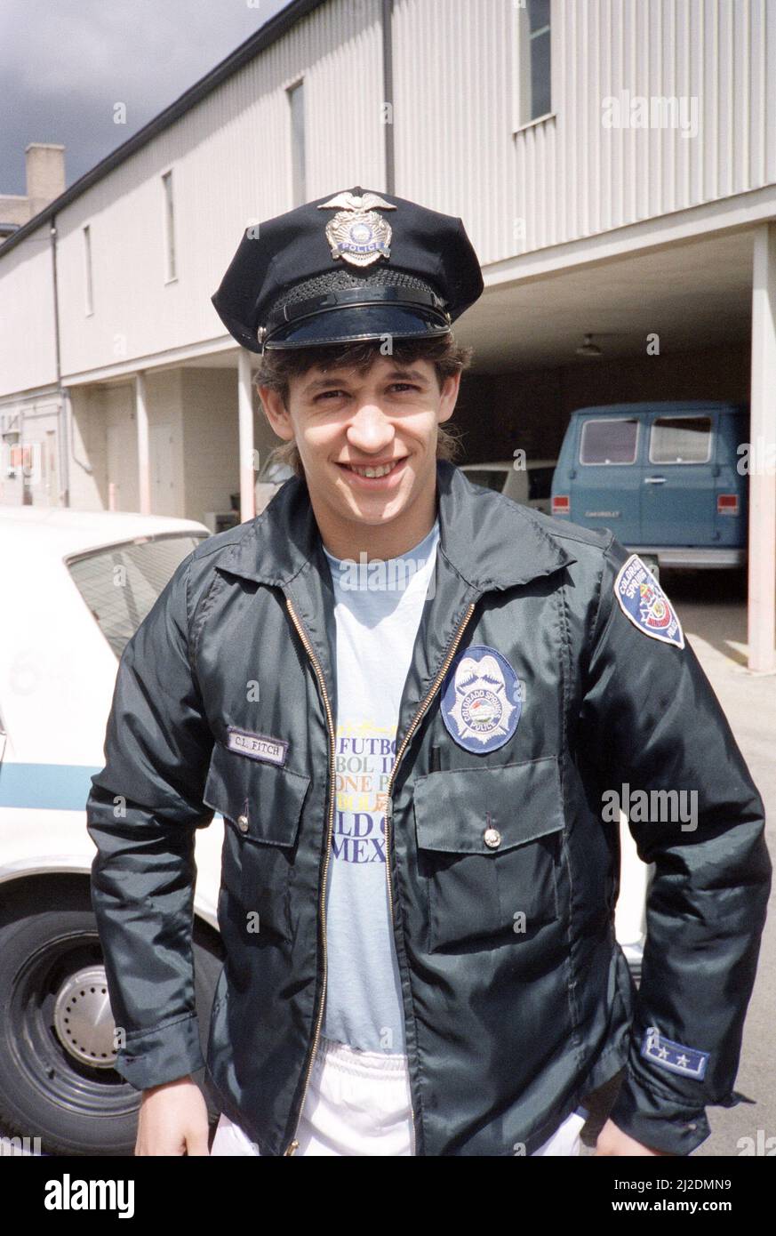 Gary lineker in action for england hi-res stock photography and images ...