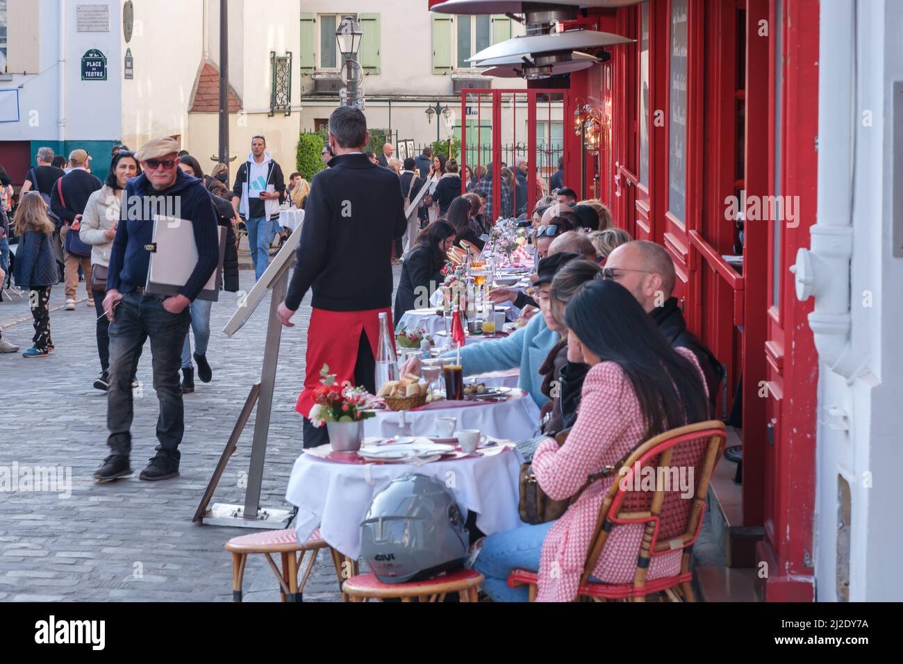 Tourists being served at paris cafe hi-res stock photography and images ...