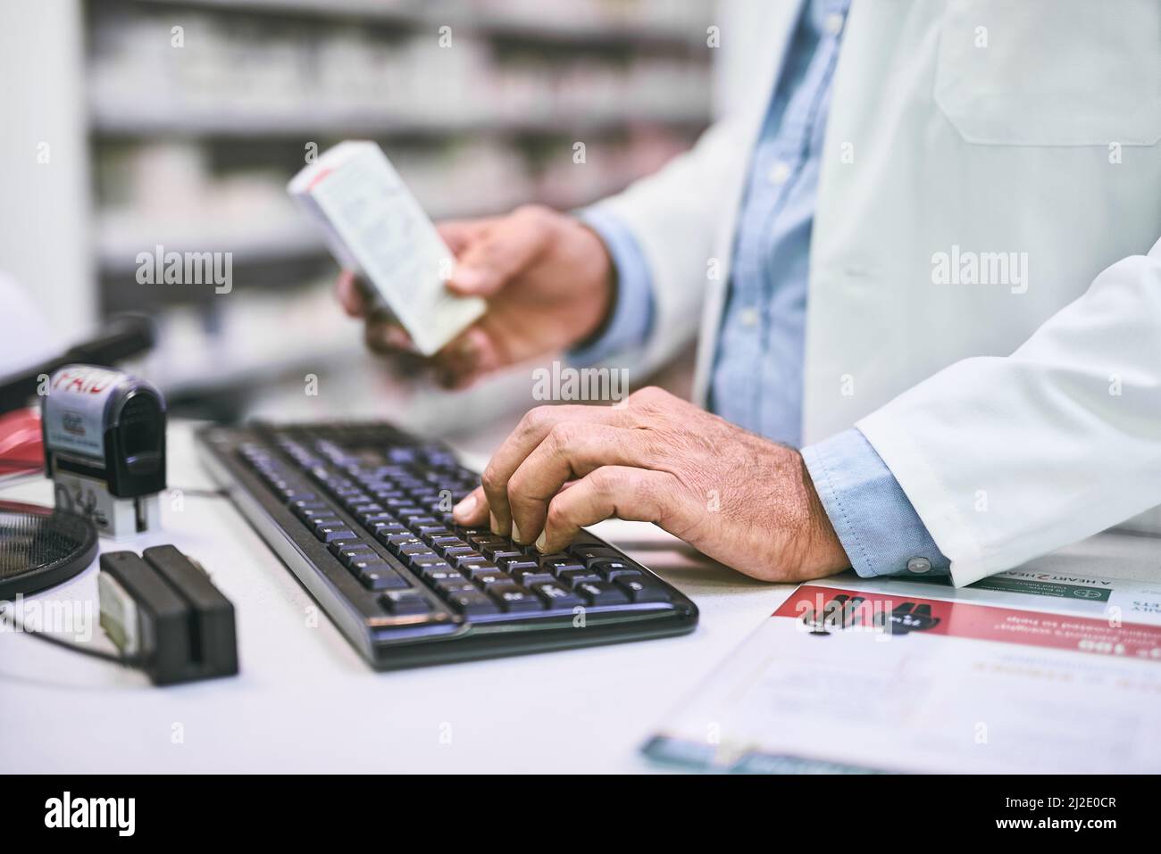 Hospital pharmacist and computer hi-res stock photography and images ...