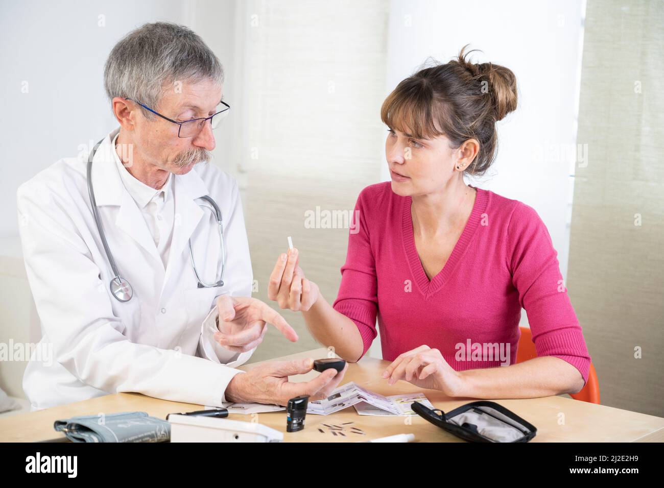 Diabetes medication old person elderly hi-res stock photography and ...