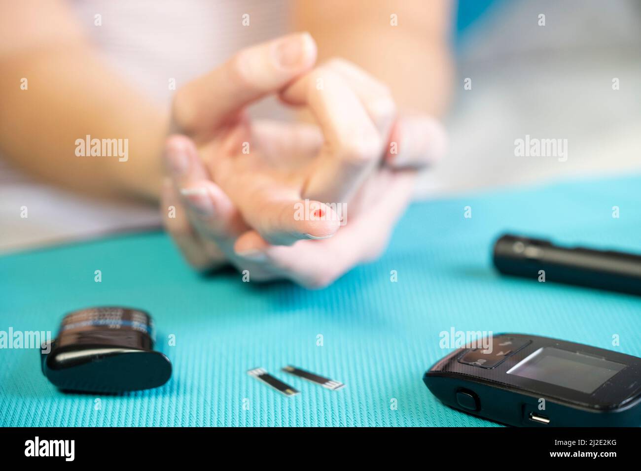 Blood glucose monitor hi-res stock photography and images - Alamy