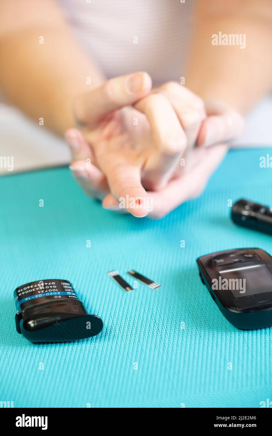 Blood glucose monitor hi-res stock photography and images - Alamy