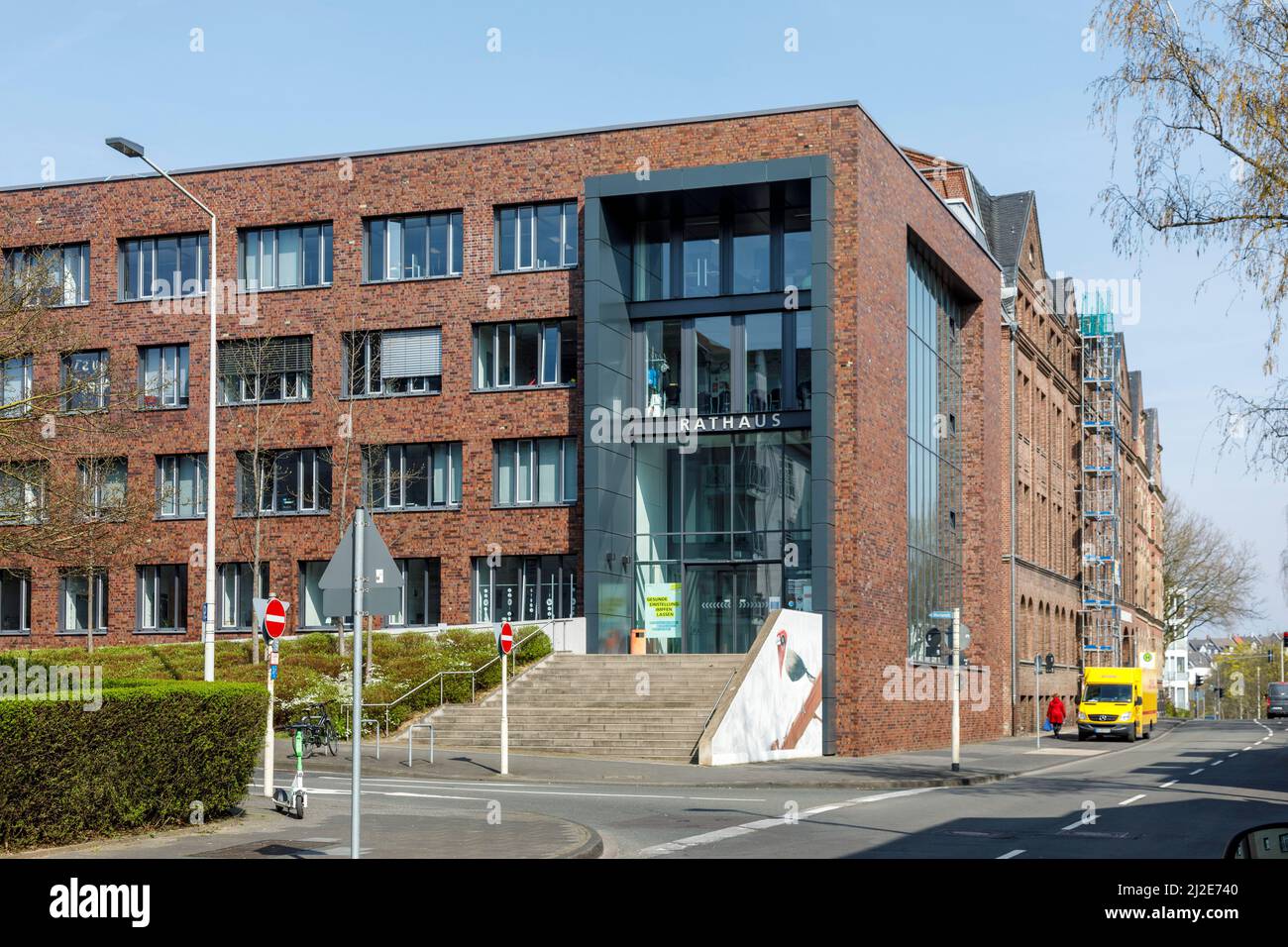 City building scenery side hi-res stock photography and images - Alamy