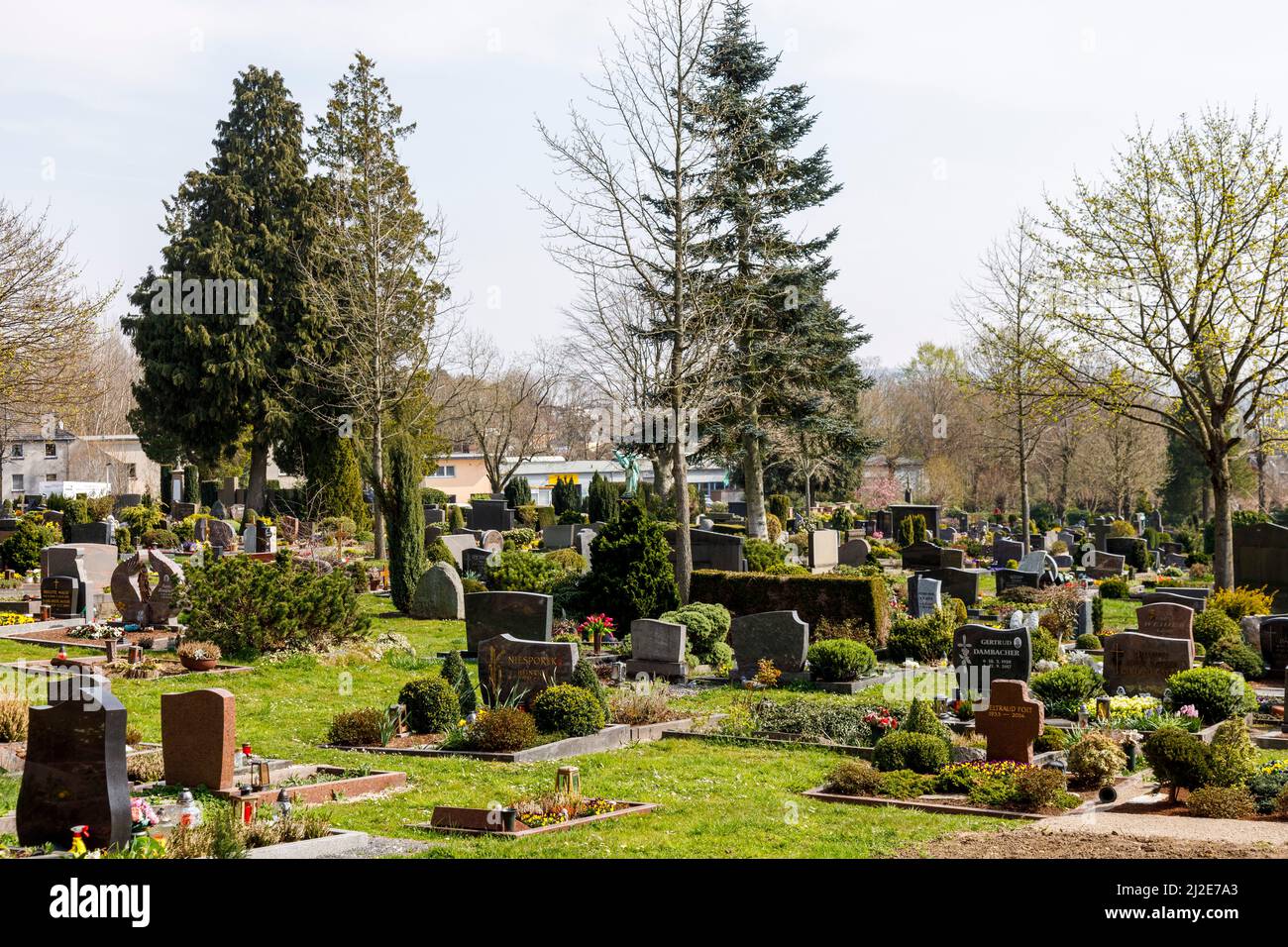Graveyard landscape hi-res stock photography and images - Alamy