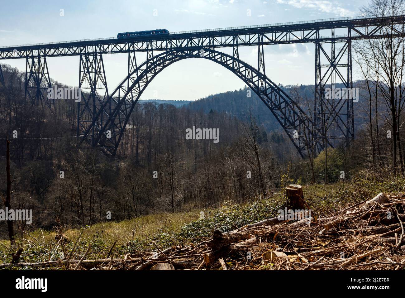 Mungsten Bridge, Germany's highest railway bridge at 107m Stock Photo ...