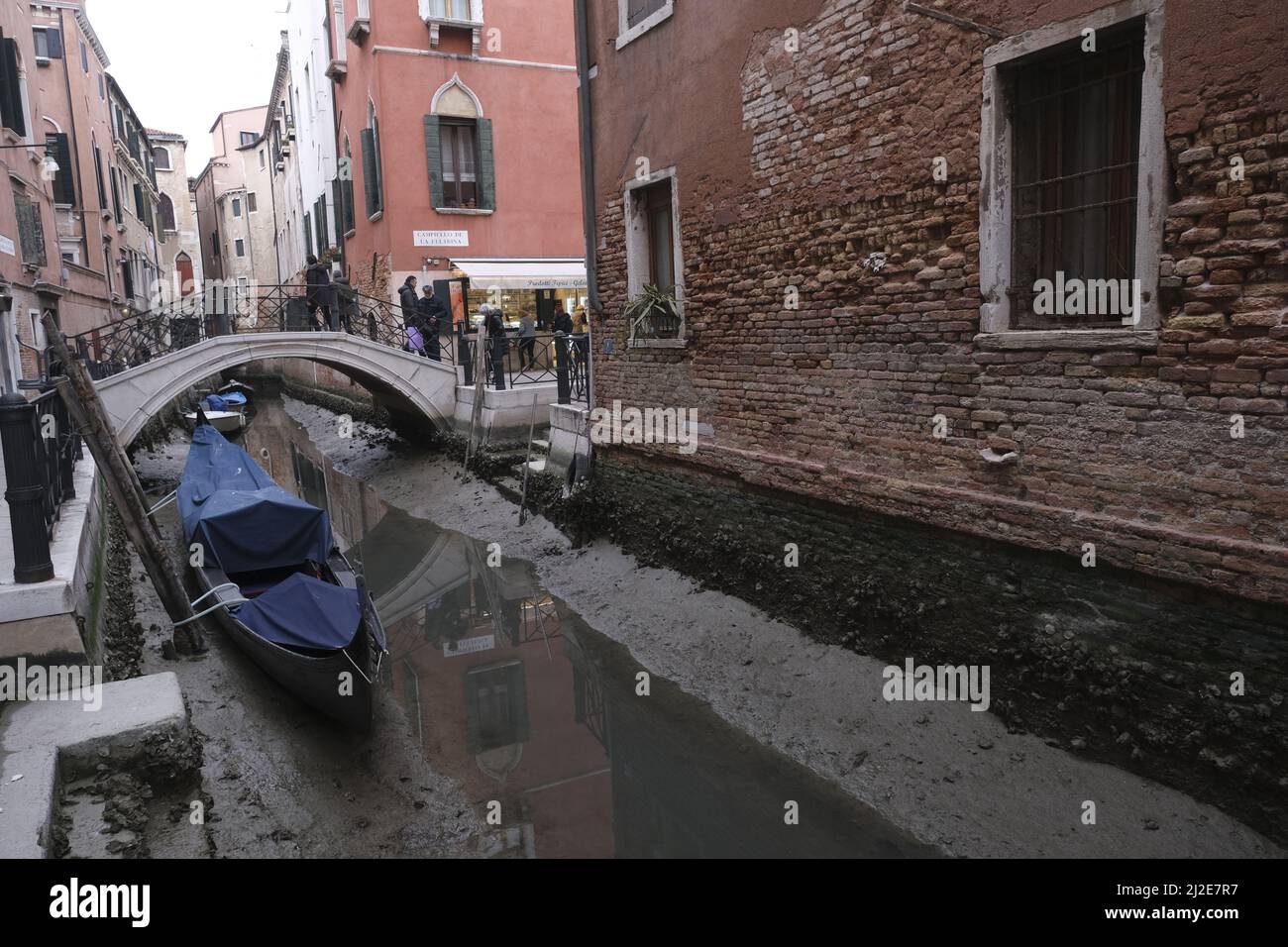The low tide today in Venice has reached -50 centimeters above mean sea ...