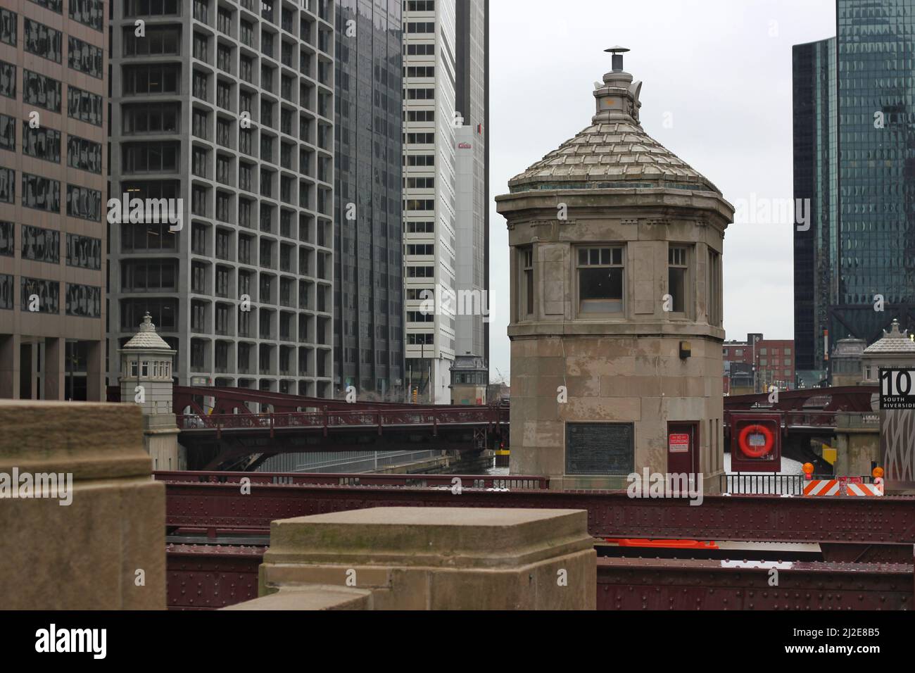 A natural stone bridge tower in downtown Chicago Stock Photo - Alamy