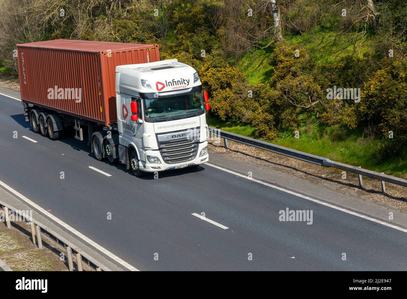 DAF Infinity Logistics, Heavy goods vehicle carrying container, A14 ...