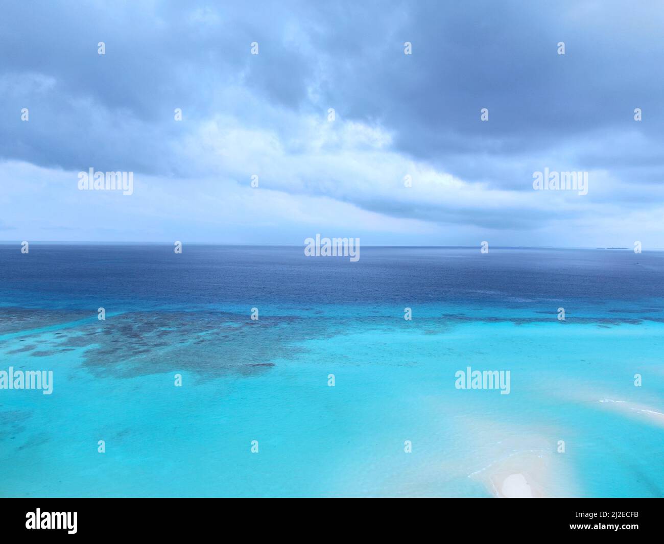 Aerial view breathtaking turquoise water hi-res stock photography and ...