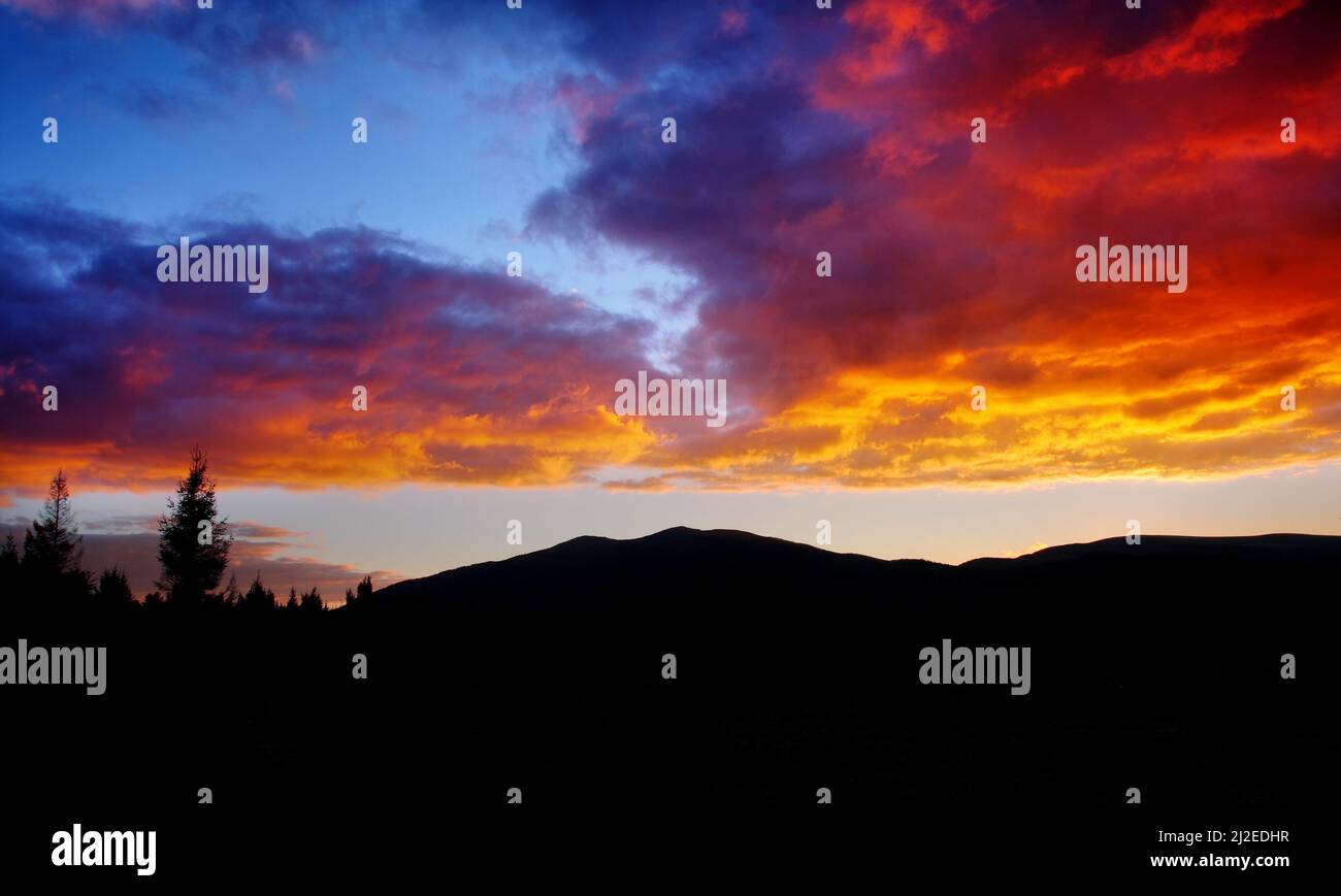 Beautiful colored sunset hi-res stock photography and images - Alamy