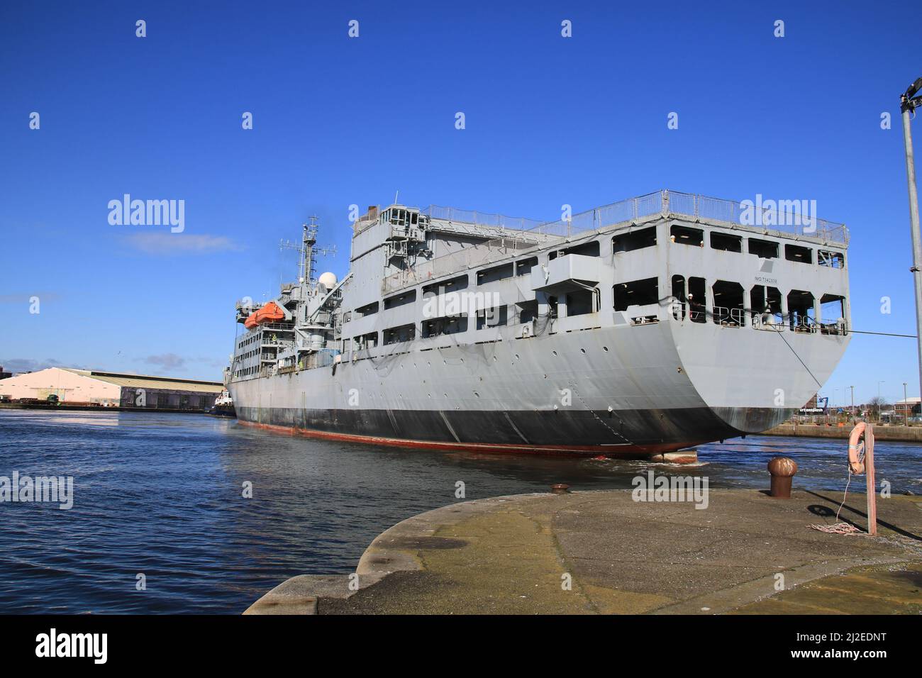 Ex RFA Fort Austin leaving Birkenhead docks onto Cammel lairds Stock ...