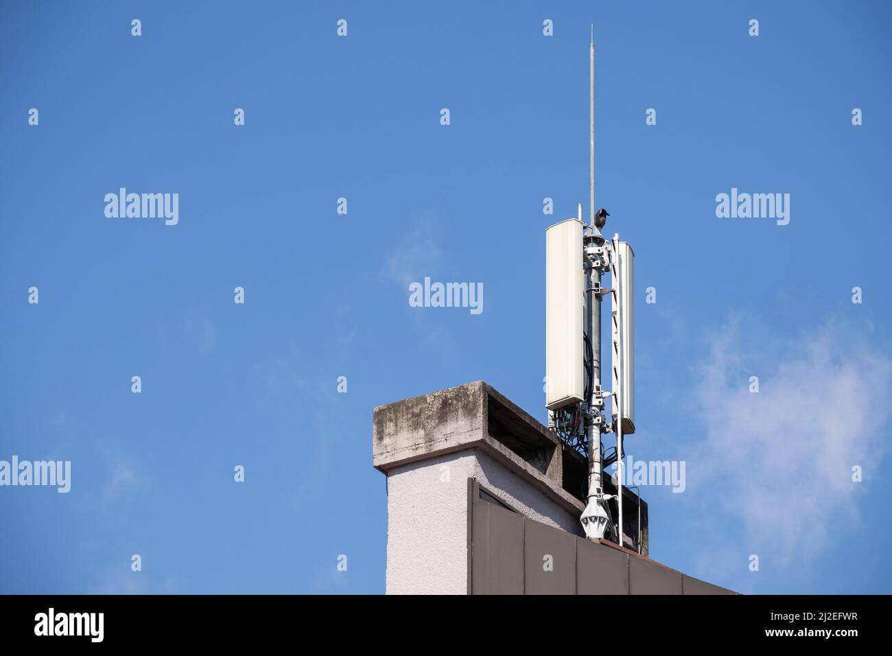 Antenna radiation hi-res stock photography and images - Alamy