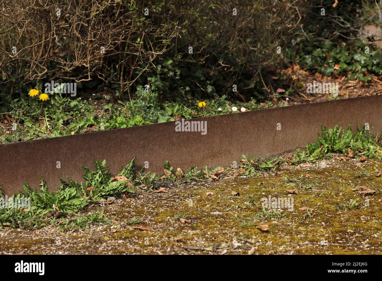 Rusted metal edging hi-res stock photography and images - Alamy