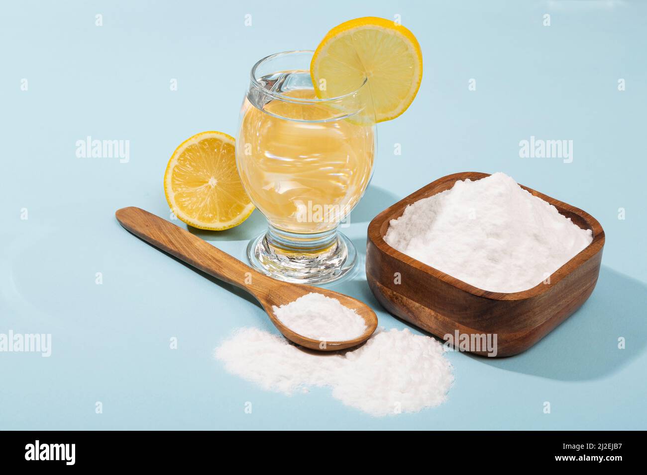Baking Soda With Water And Meyer Lemon Stock Photo - Alamy