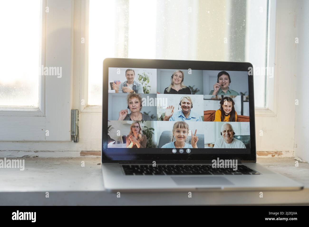 Videocall 2 hi-res stock photography and images - Alamy