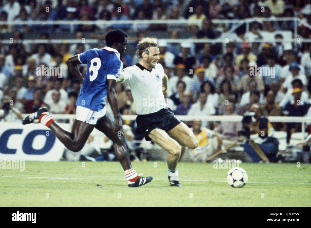 left to right Marius TRESOR (FRA) versus Hans-Peter BRIEGEL (GER ...