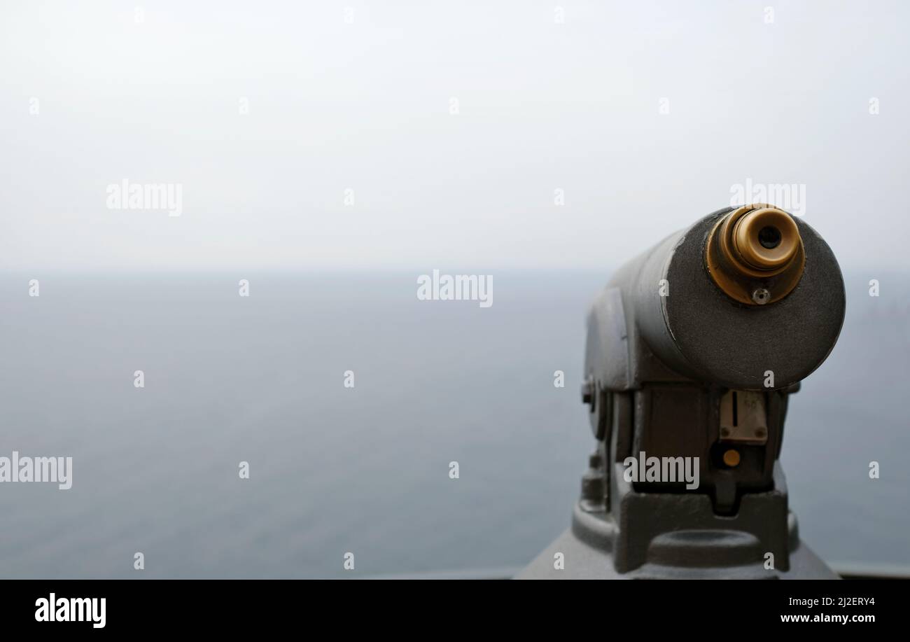 Monocular view hi-res stock photography and images - Alamy