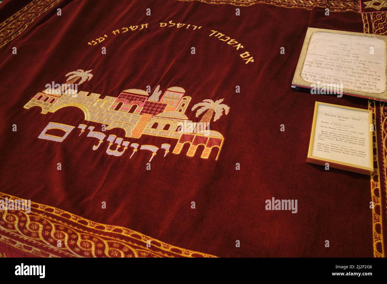 Jewish embroidery hi-res stock photography and images - Alamy