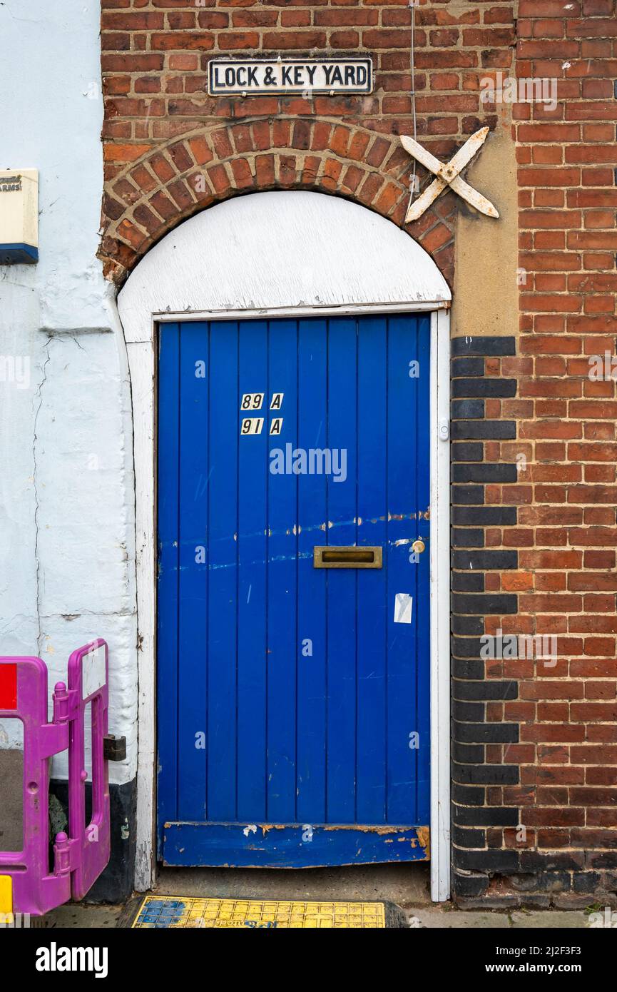 Lock and key yard sign hi-res stock photography and images - Alamy