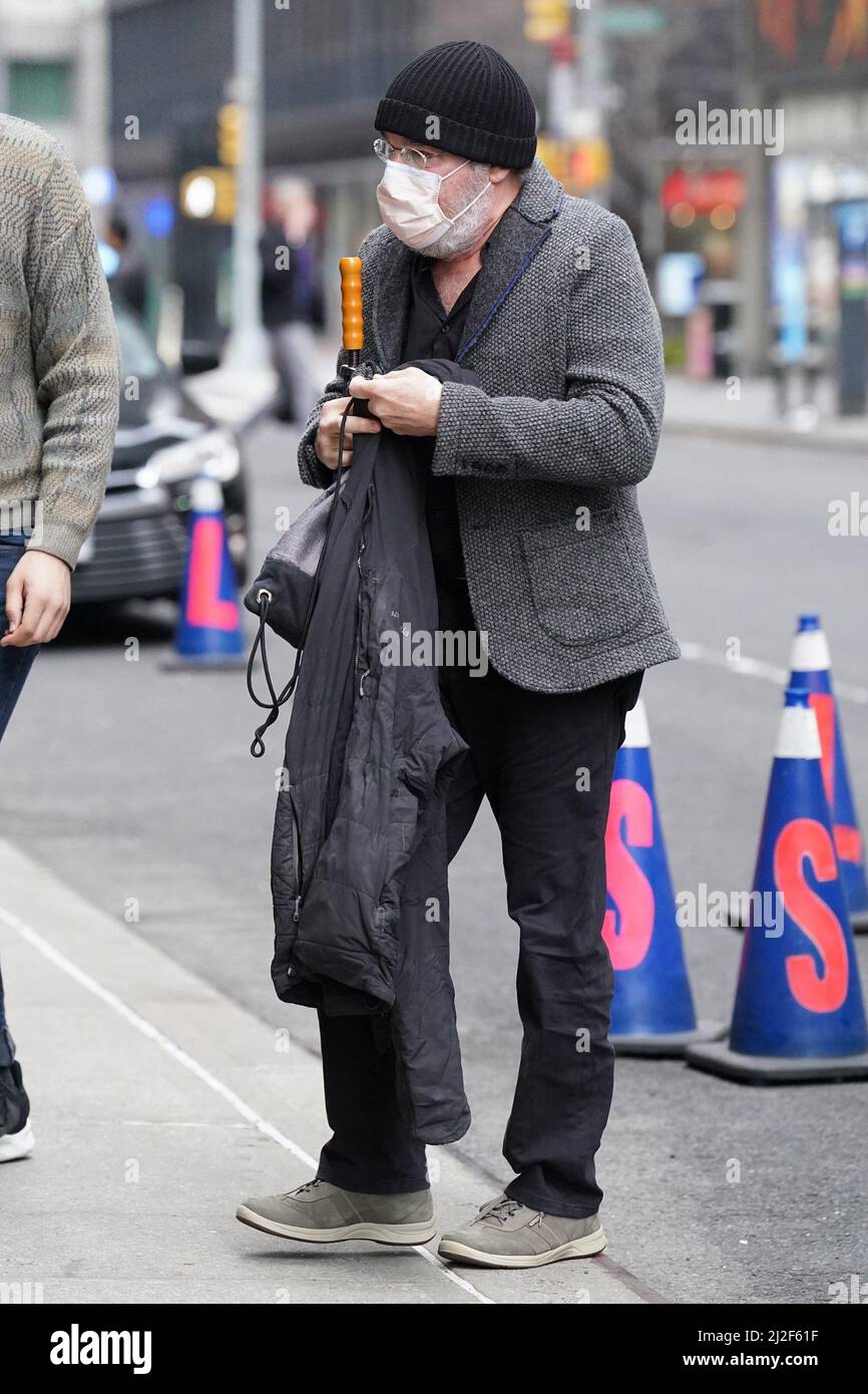 New York, NY, USA. 31st Mar, 2022. Mandy Patinkin out and about for THE ...