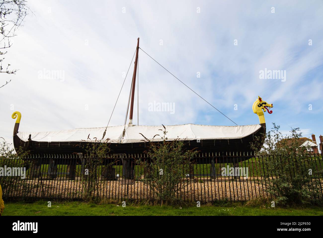 Viking ship head hi-res stock photography and images - Alamy