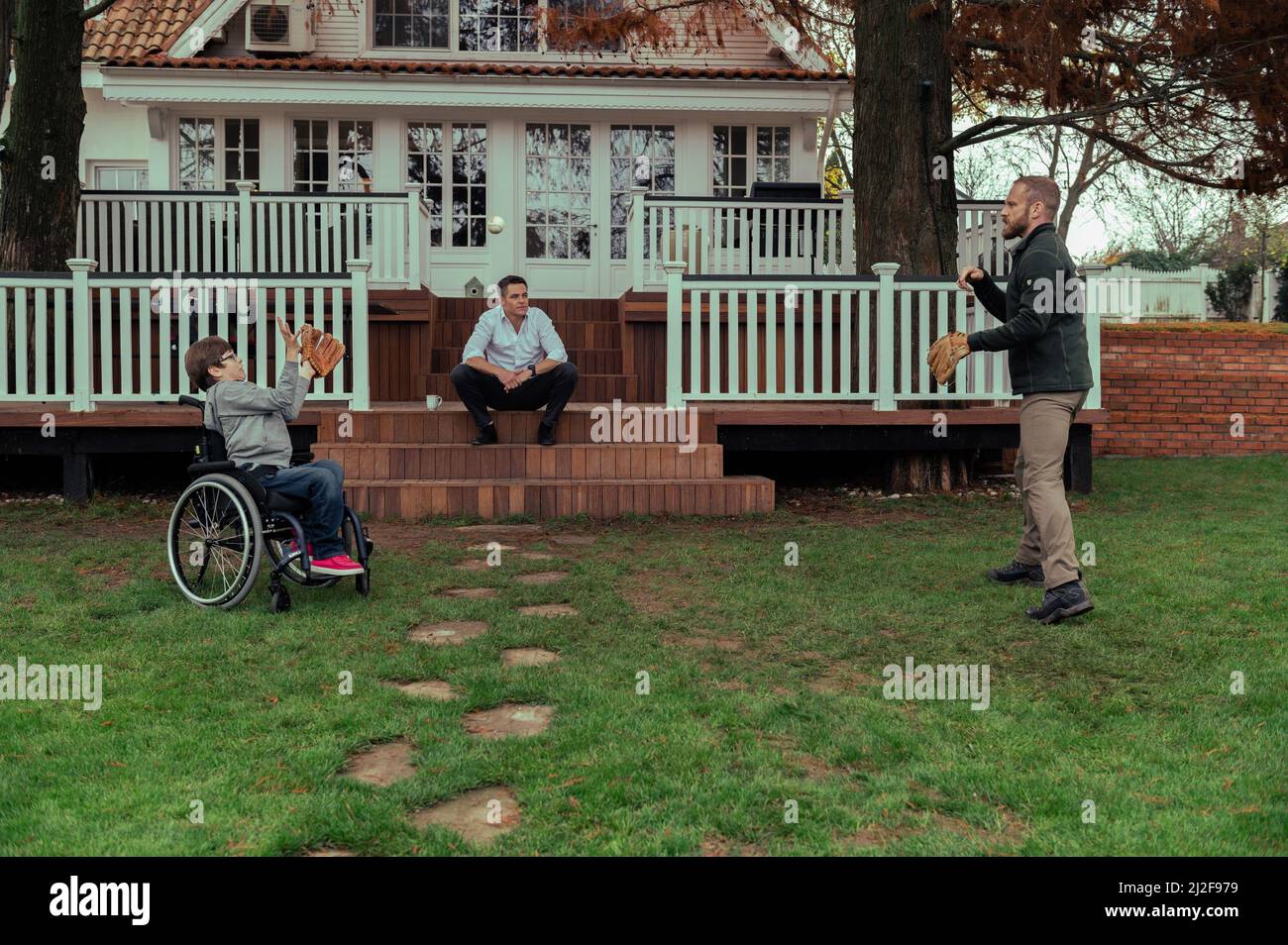 USA. Ben Foster, Chris Pine, and Nicolas Noblitt in the (C)Paramount ...