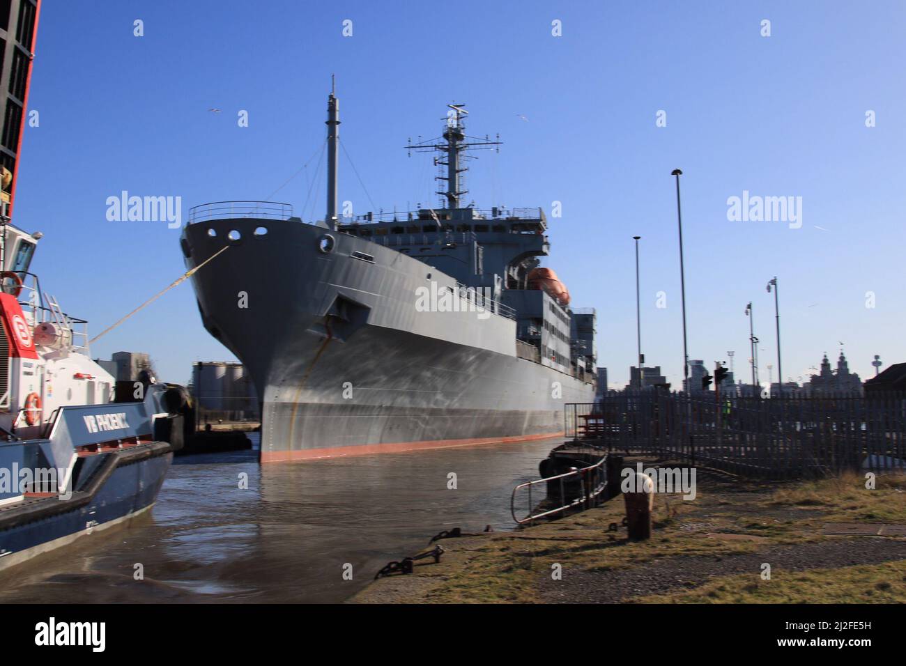 Ex RFA Fort Austin leaving Birkenhead docks onto Cammel lairds Stock ...