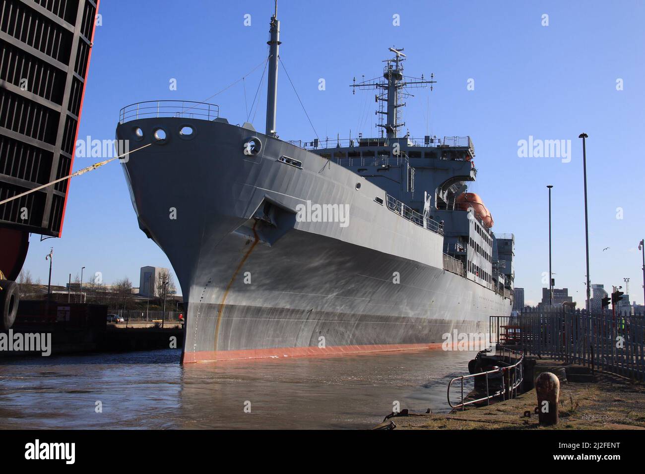 Ex RFA Fort Austin leaving Birkenhead docks onto Cammel lairds Stock ...