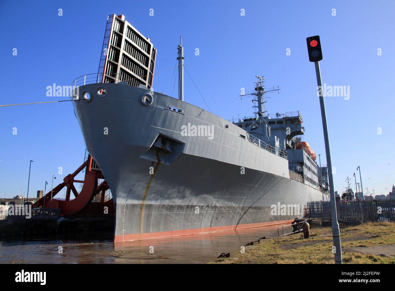 Ex RFA Fort Austin leaving Birkenhead docks onto Cammel lairds Stock ...