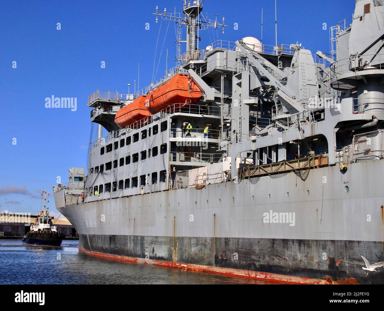 Ex RFA Fort Austin leaving Birkenhead docks onto Cammel lairds Stock ...