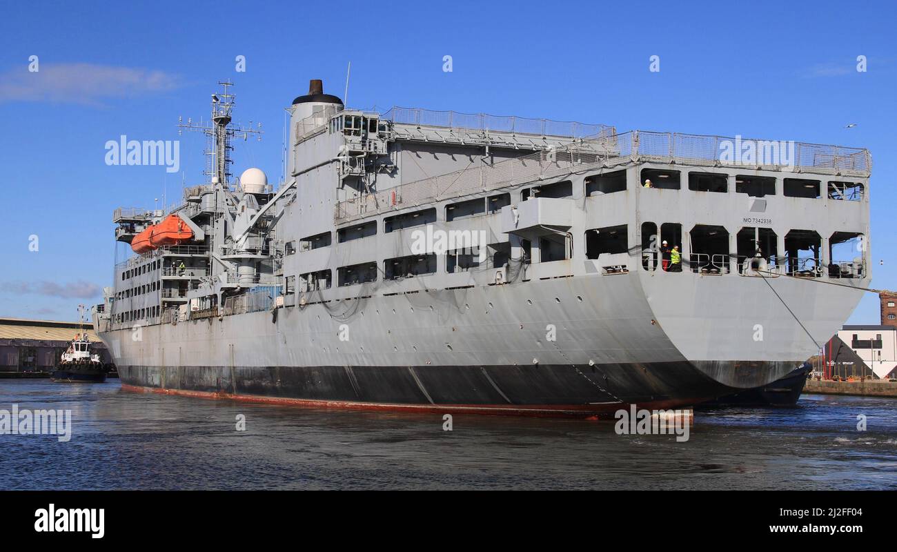 Ex RFA Fort Austin leaving Birkenhead docks onto Cammel lairds Stock ...