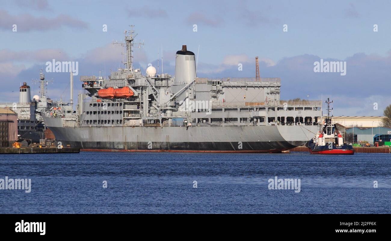 Ex RFA Fort Austin leaving Birkenhead docks onto Cammel lairds Stock ...