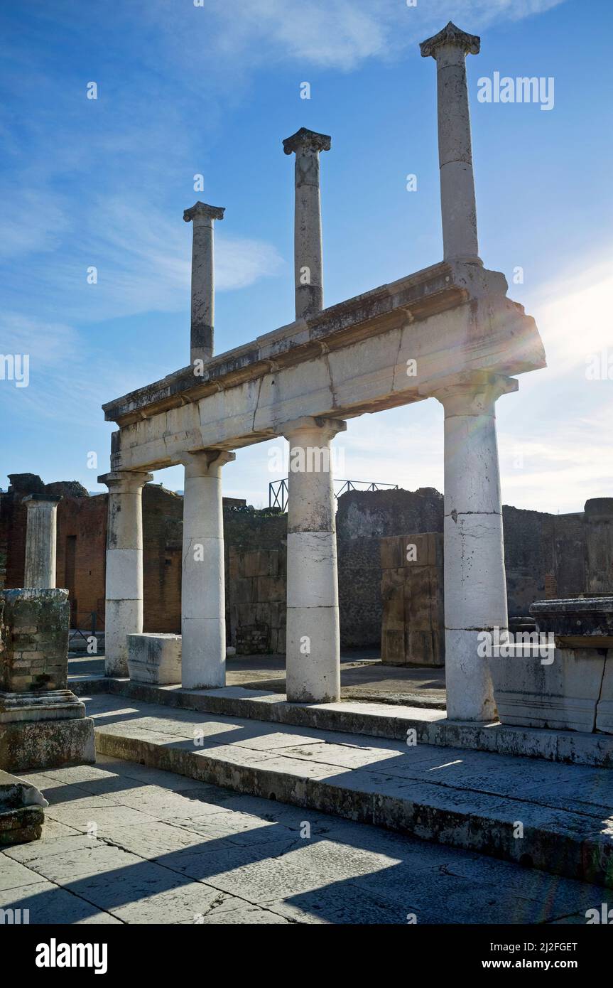 The ancient Roman city of Pompeii Stock Photo - Alamy