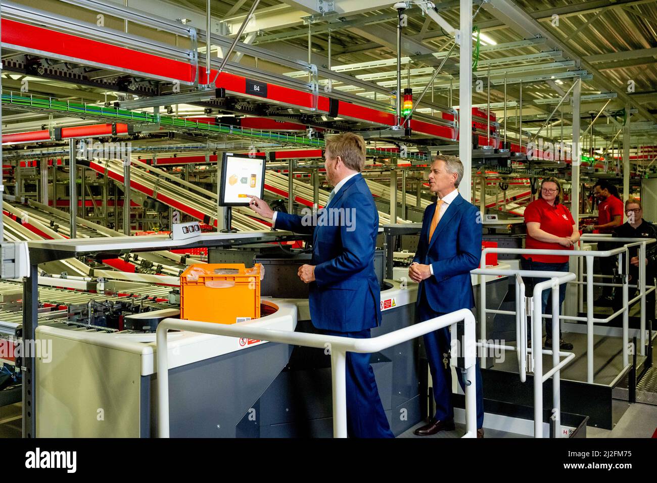 King Willem-Alexander at the opening of the robotic distribution center ...