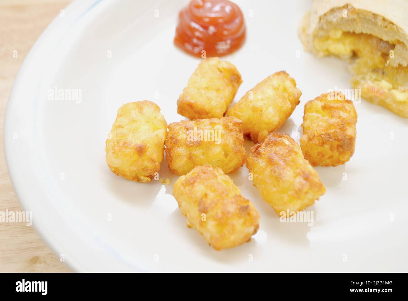 Potato tots hi-res stock photography and images - Alamy